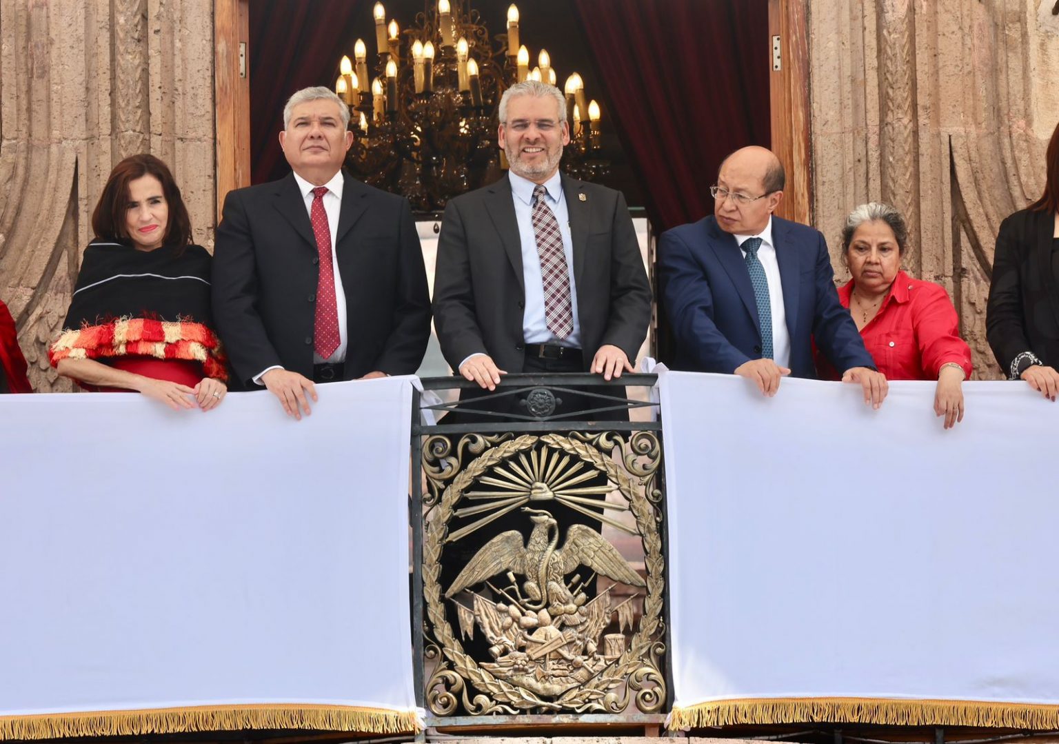 Presencia Bedolla desfile cívico militar por el 214 Aniversario de la ...